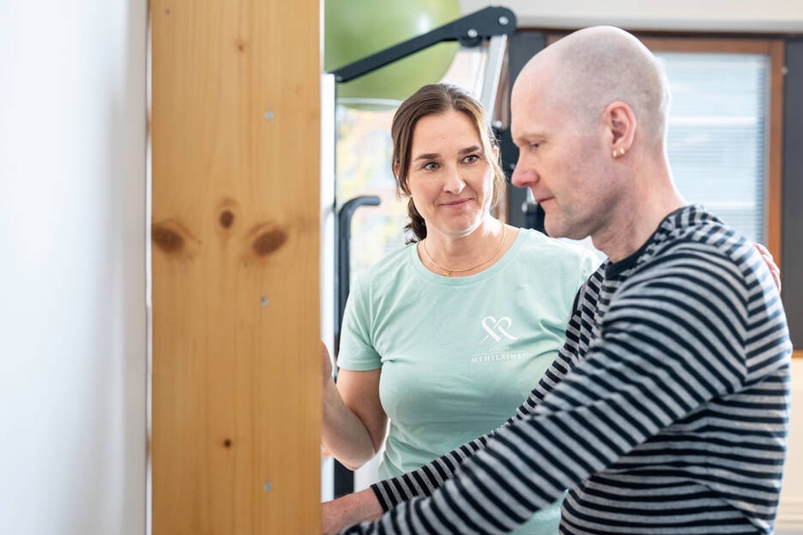 Niska jumissa - yleisimmät syyt, oireet ja hoito | Mehiläinen